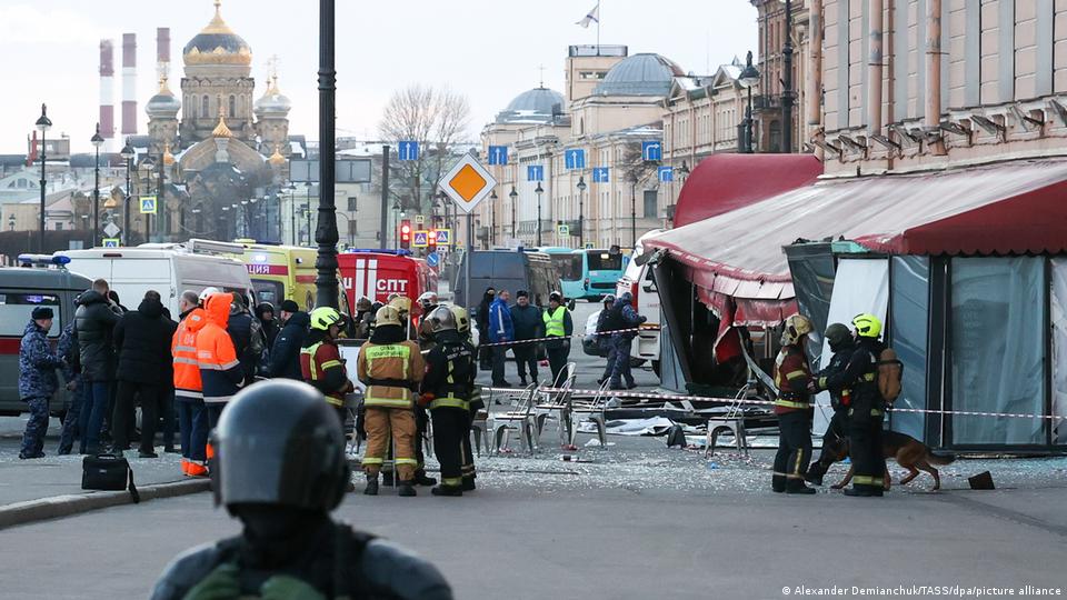 Political hit in Russia? “Spiders are eating each other in a jar ...